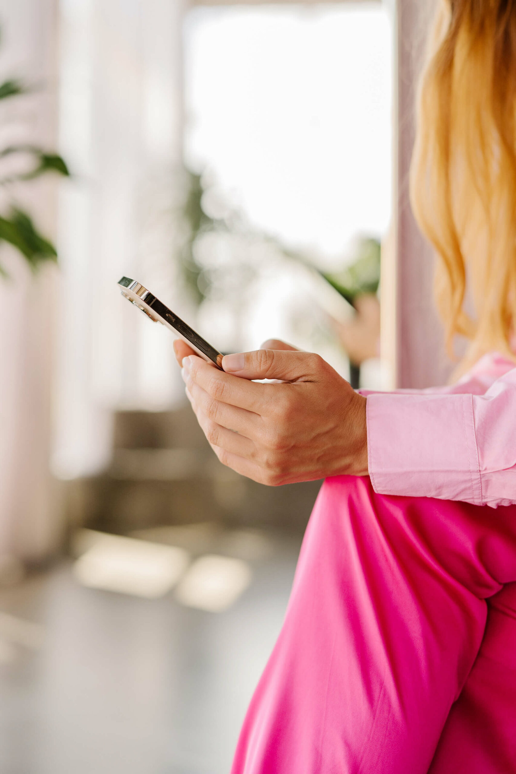 What To Do When a Guy Asks For Your Number On a Dating App